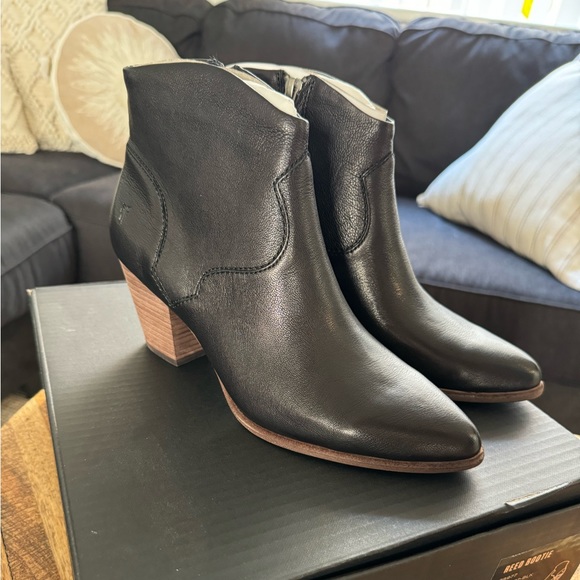 Frye | Shoes | Frye Reed Bootie Size 9 Black Nwt | Poshmark